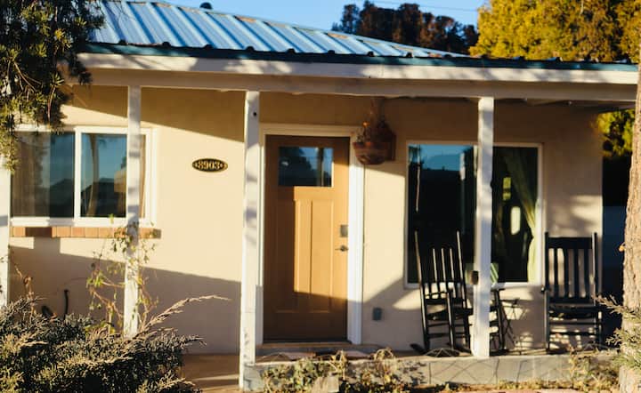 The Blue Roof Retreat - Albuquerque, NM
