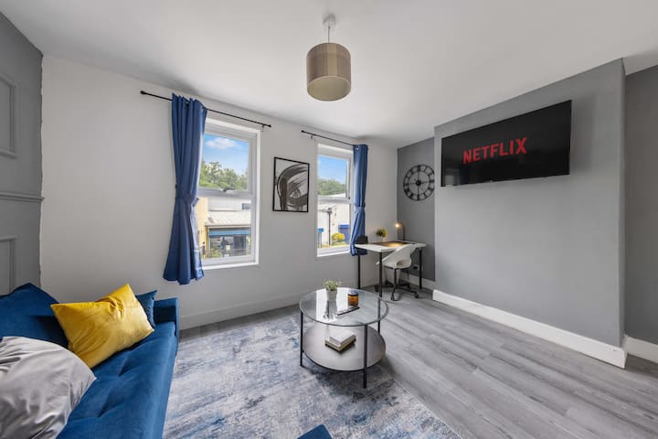 Exclusive 2-bed Contractor Pad | Sleeps 5 - Chatham