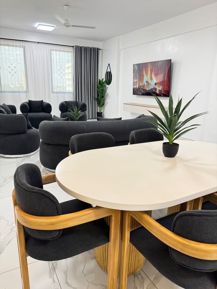 Skyviewcity Penthouse, Ac & Lift - モンバサ