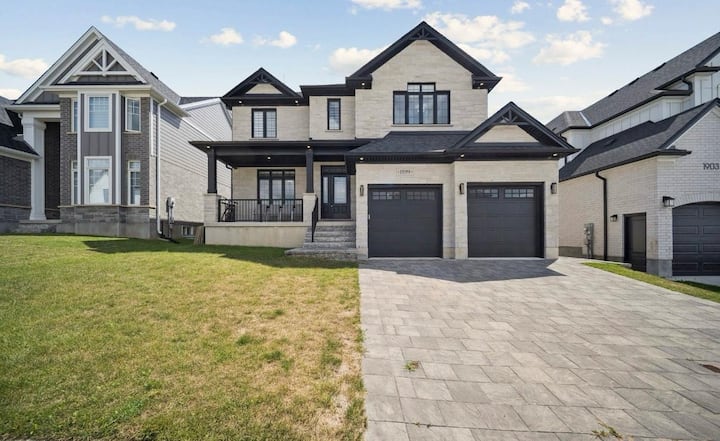 Hilltop Home - London