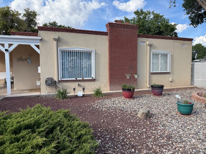 Heart Of Burque – Trails, Zoo, Dining & Old Town! - Albuquerque, NM