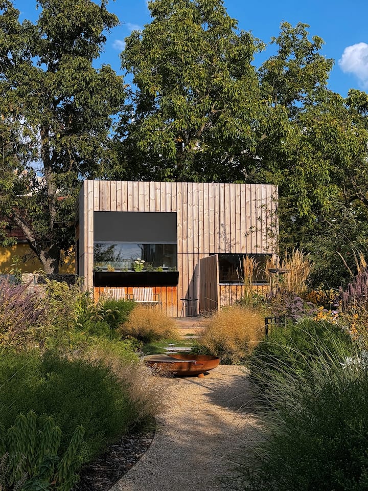 Stylish Tiny House In An Urban Oasis - Prague