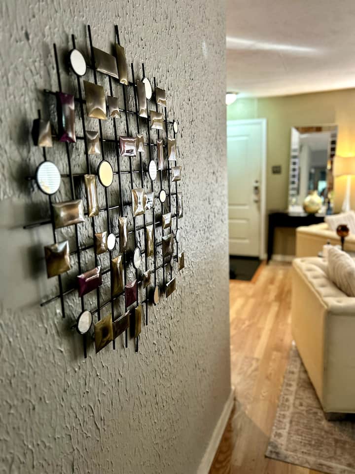 Dallas Turtle Creek Uptown Condo - Dallas, TX