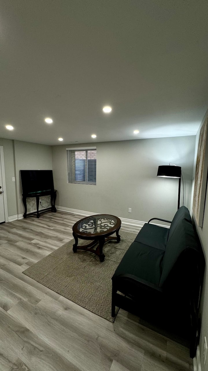 Bright & Spacious 2br Apartment | Caledoneast - Caledon, ON, Canada