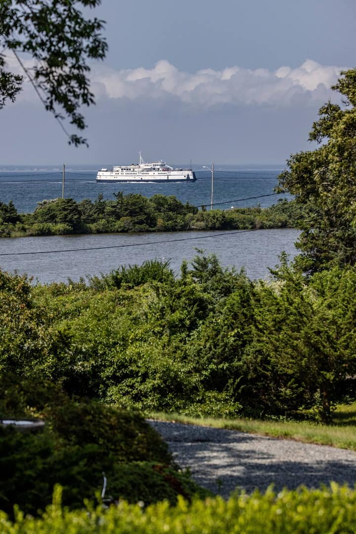 East Chop Oceanview Escape - Oak Bluffs, MA
