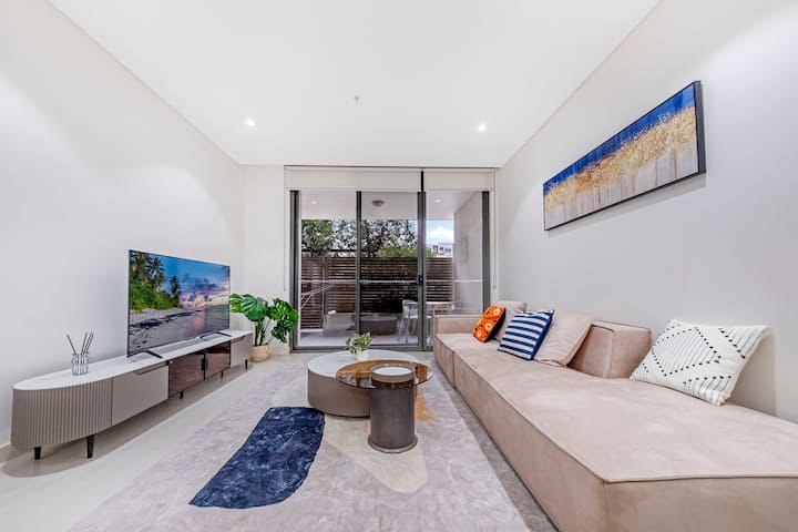 Stylish Homebush 1br + Study With Pool Access - Burwood