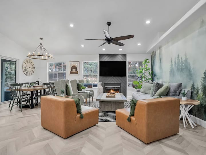 New! 4br With Hot Tub, Ac, Game Room, Ev Charger! - Flagstaff, AZ