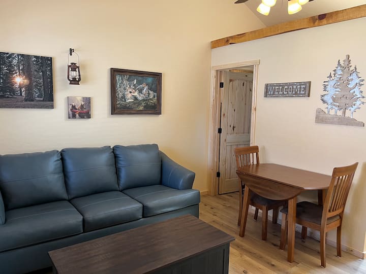 Mtn Peaks Inn-silver Peak Suite-downtown Hill City - Hill City, SD
