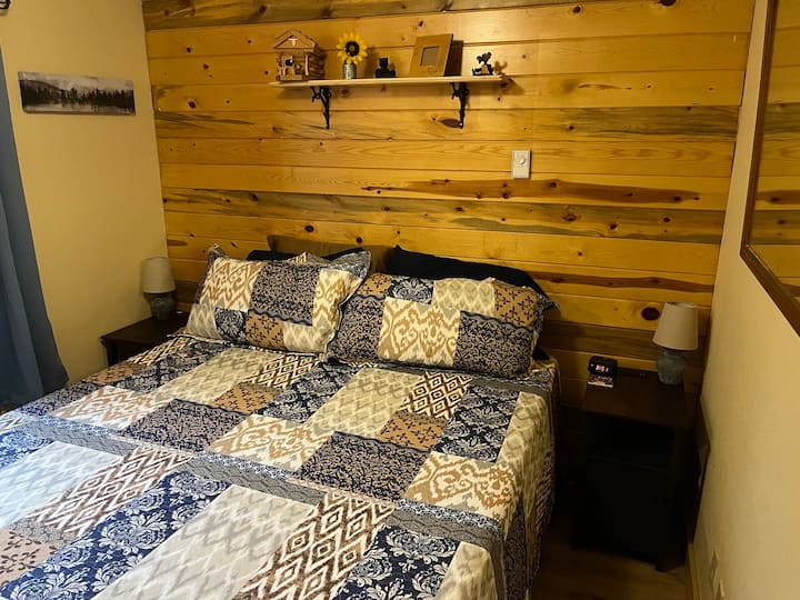 Mtn Peaks Inn-silver Peak Suite-downtown Hill City - Hill City, SD