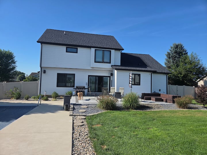 Granger Home! Family Friendly. 8 Miles From Nd! - Lake Albert, Granger