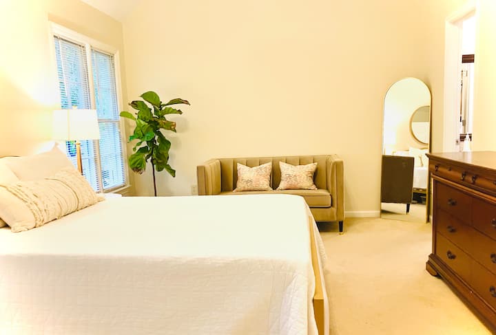 Cozy Room W/ Soaking Tub In Suburban Atl - Acworth, GA