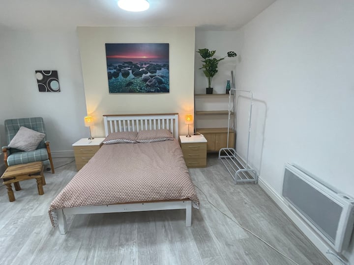 Entire Place Close To Liverpool - Wirral