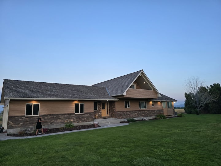 Riverside Retreat - Basalt, ID