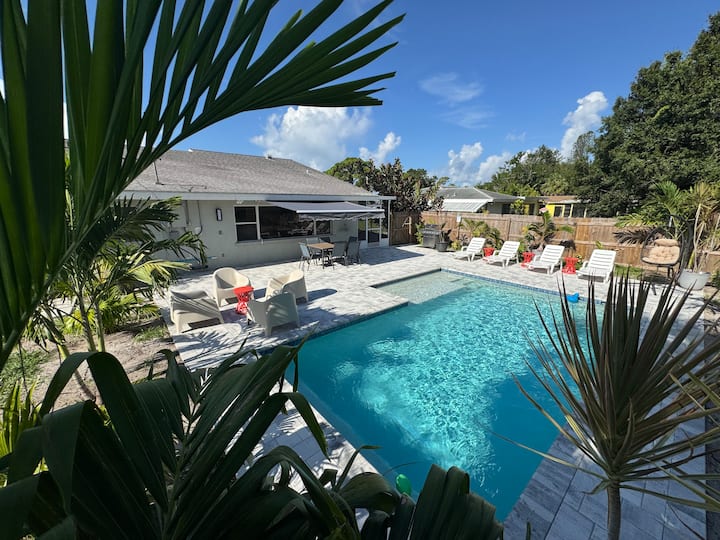 Paradise House
(Salted Pool And Close To Beach) - Bradenton, FL