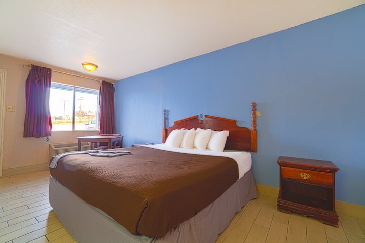 King Bed Non-smoking | Regency Inn By Oyo Three - 三河