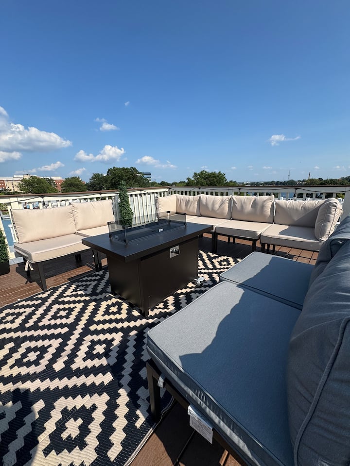 Cozy 2br W/ Rooftop Views - Capitol Hill, DC