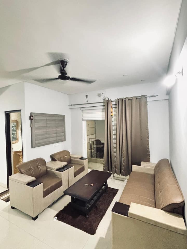 Family Friendly Town House - Sohna