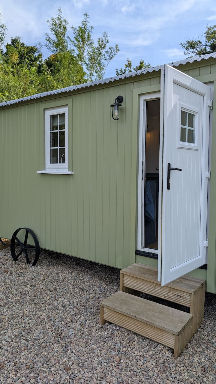 Peaceful Island Shepherd Hut - Isle of Arran