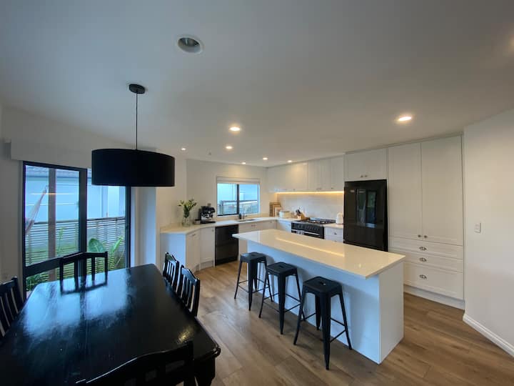 Meadowbank Family Home - Close To Train - Auckland