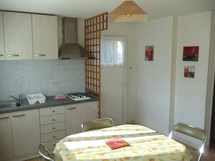 Appt De 40 M2 Calme Dans Maison - Moncontour