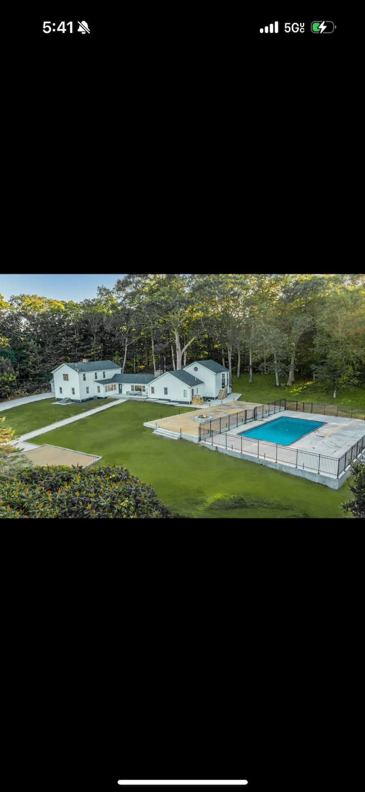 Casa Blanca - Madison, CT
