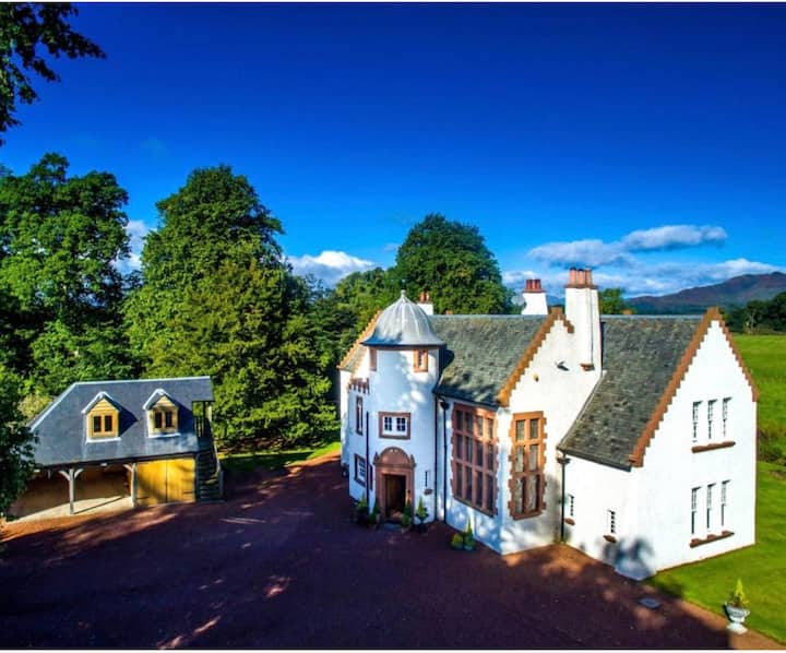 Historic Arts & Crafts Home - Balloch