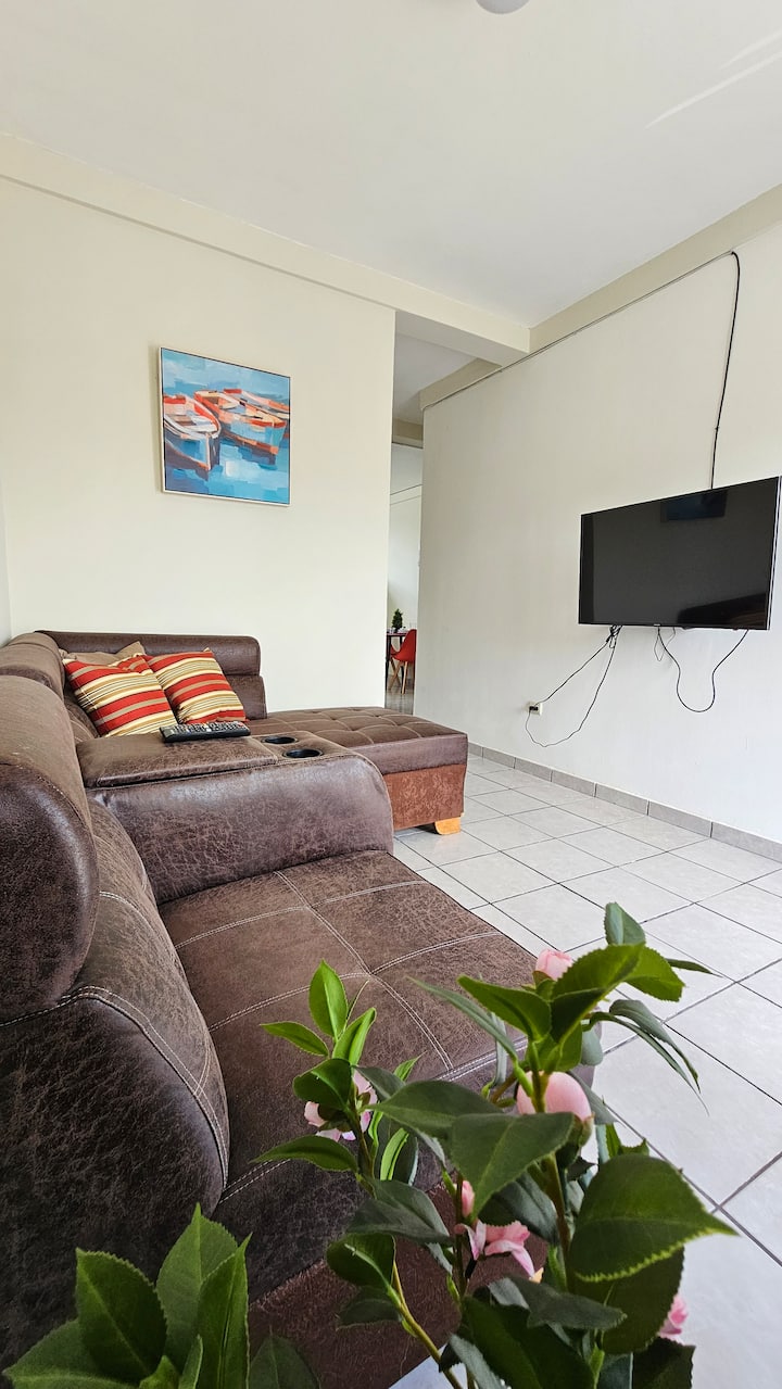 Apto 2hab Cerca De Hospitales | Urbano Y Conectado - San Salvador