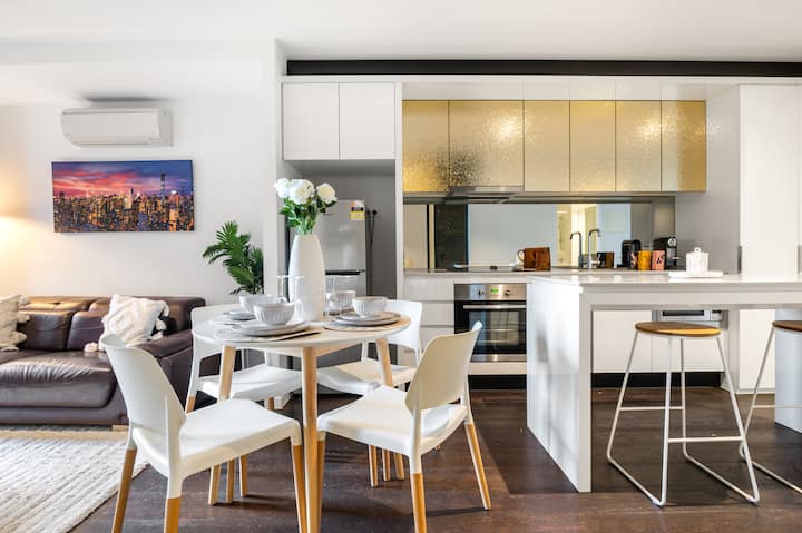 2br Cbd Living With Free Parking, Pool, Gym, Sauna - Melbourne