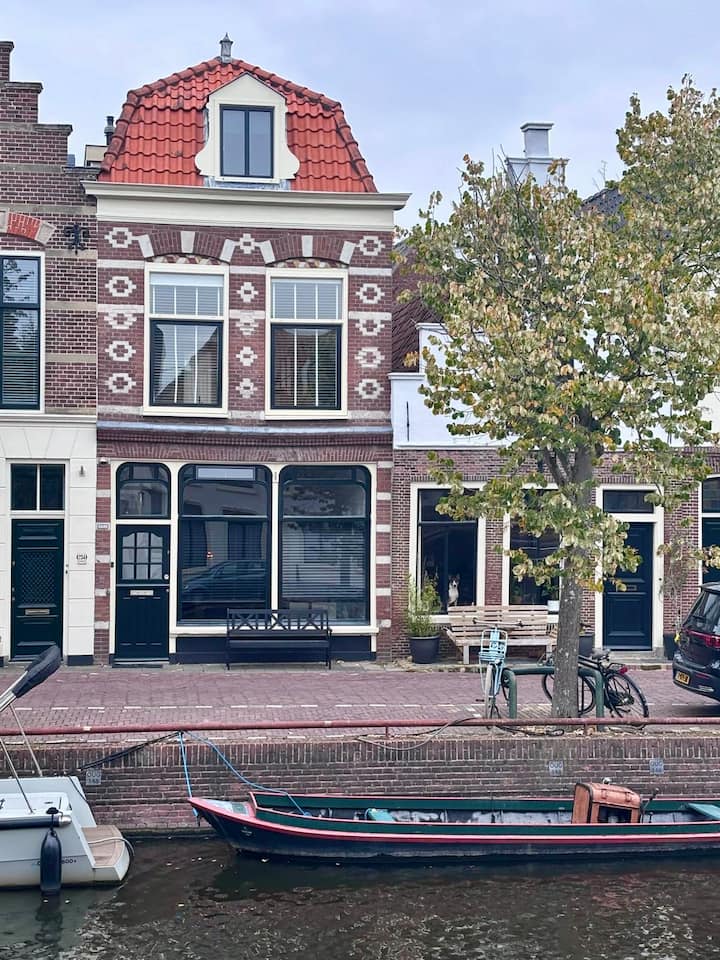 Nieuw: Stijlvol Grachtenpand In Hartje Alkmaar - Alkmaar