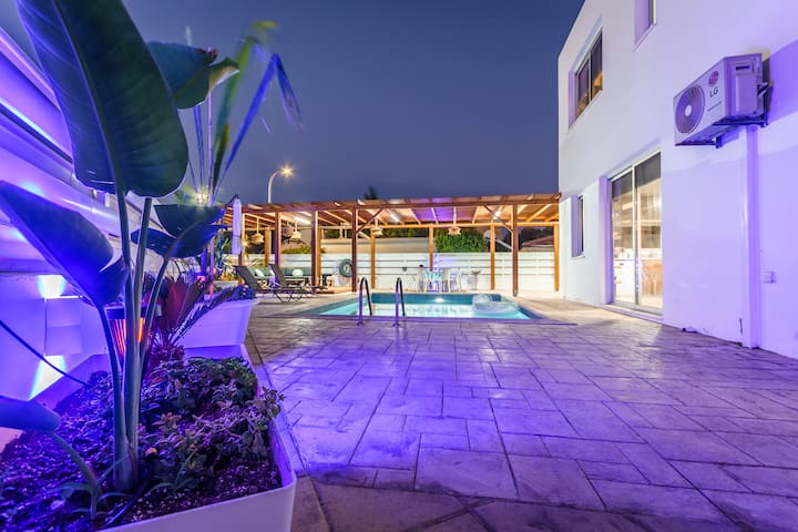 Black Swan Luxury Villas • Steps To Sea - Zypern