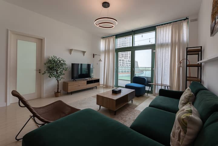 Cozy & Spacious 3br Duplex Apt With Beach Views - Abou Dabi