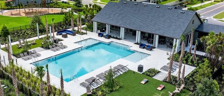 Modern 5br Home W/ Pool & Play - Zephyrhills, FL