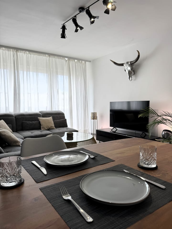 Vollmöbliertes, Exklusives 2-zimmer-apartment - Frankfurt