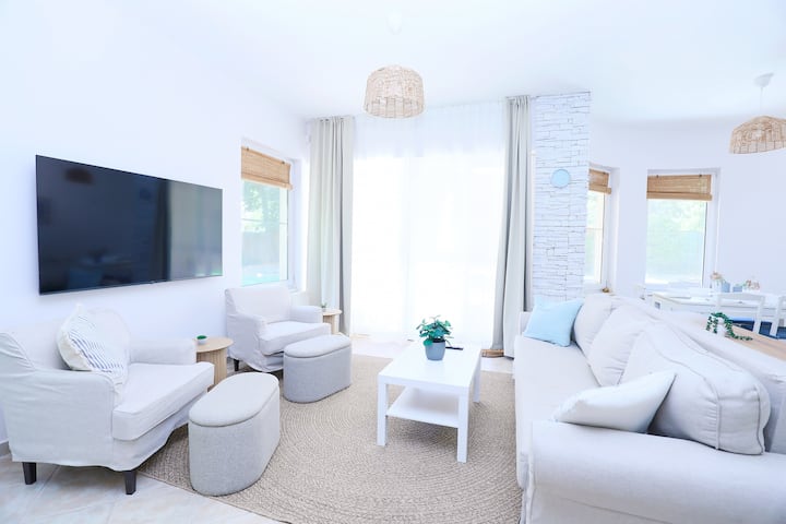 Pool & Chill Balatonaliga - ハンガリー