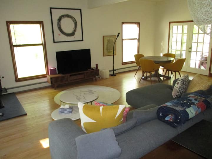 Hudson Haven, Master Suite - Goshen, NY