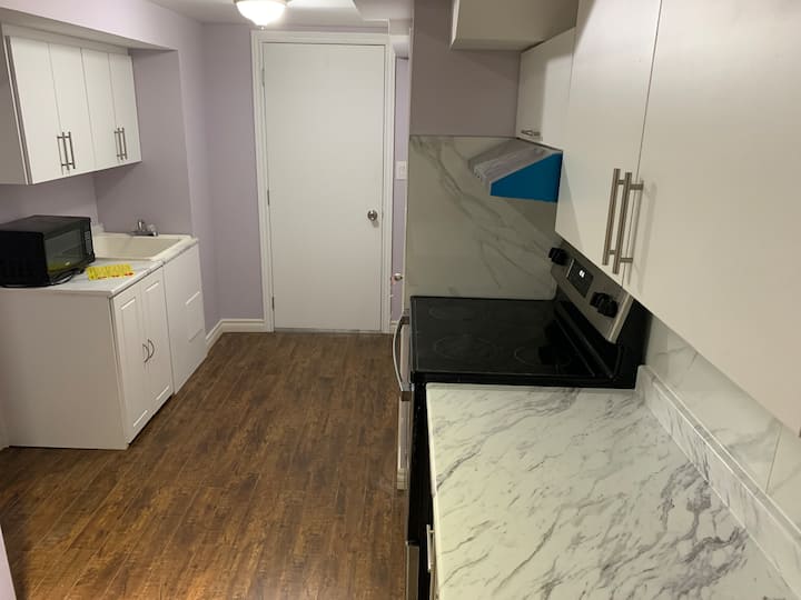 Cozy Private Apartment - Burlington