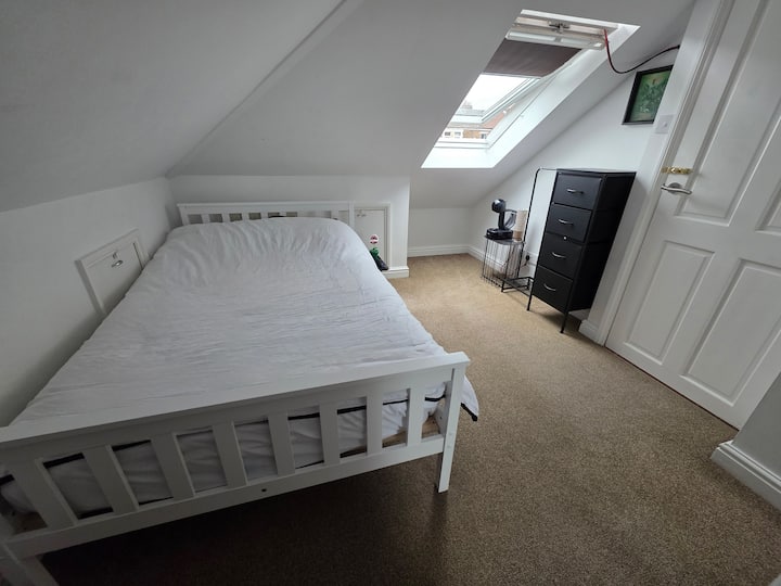 Small Double Room, North End. - Portsmouth