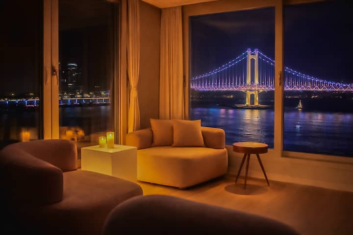 광안대교와 나 - 2u
최상층 • 1열 파노라마 오션뷰 - Busan