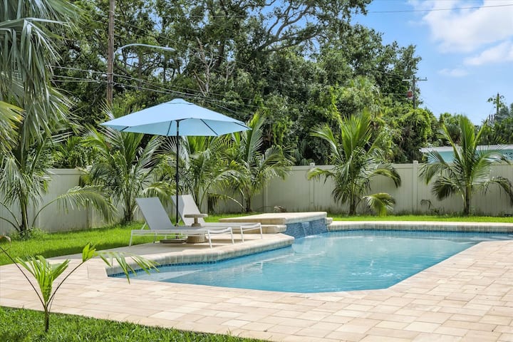 Casa Azul - St. Petersburg, FL