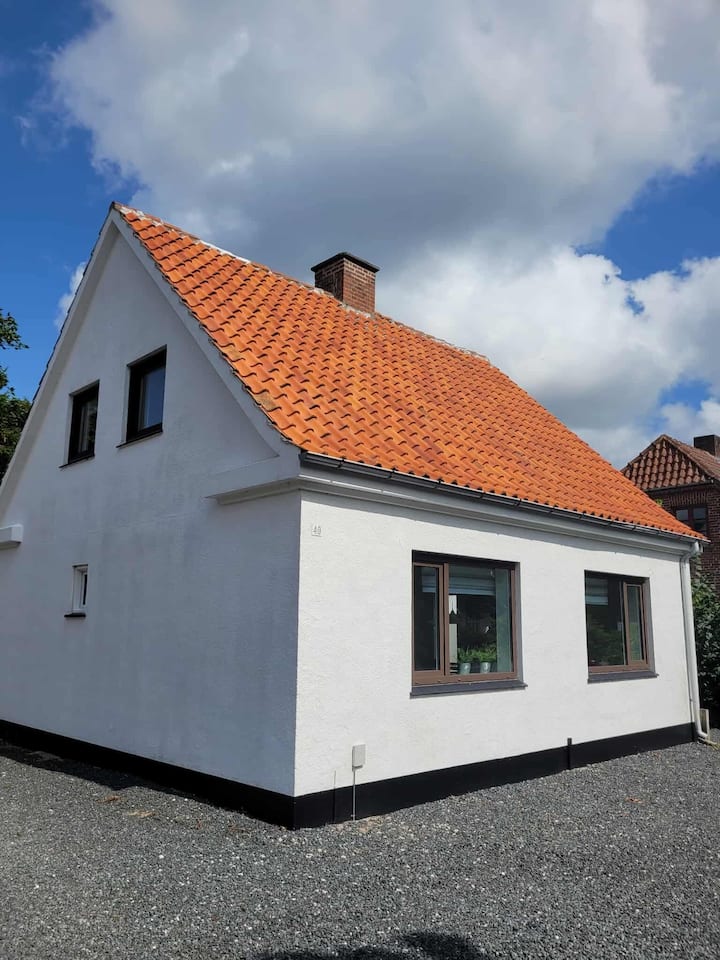 Charmerende Byhus I Centrum - Billund