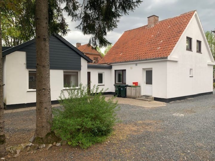Charmerende Byhus I Centrum - Billund