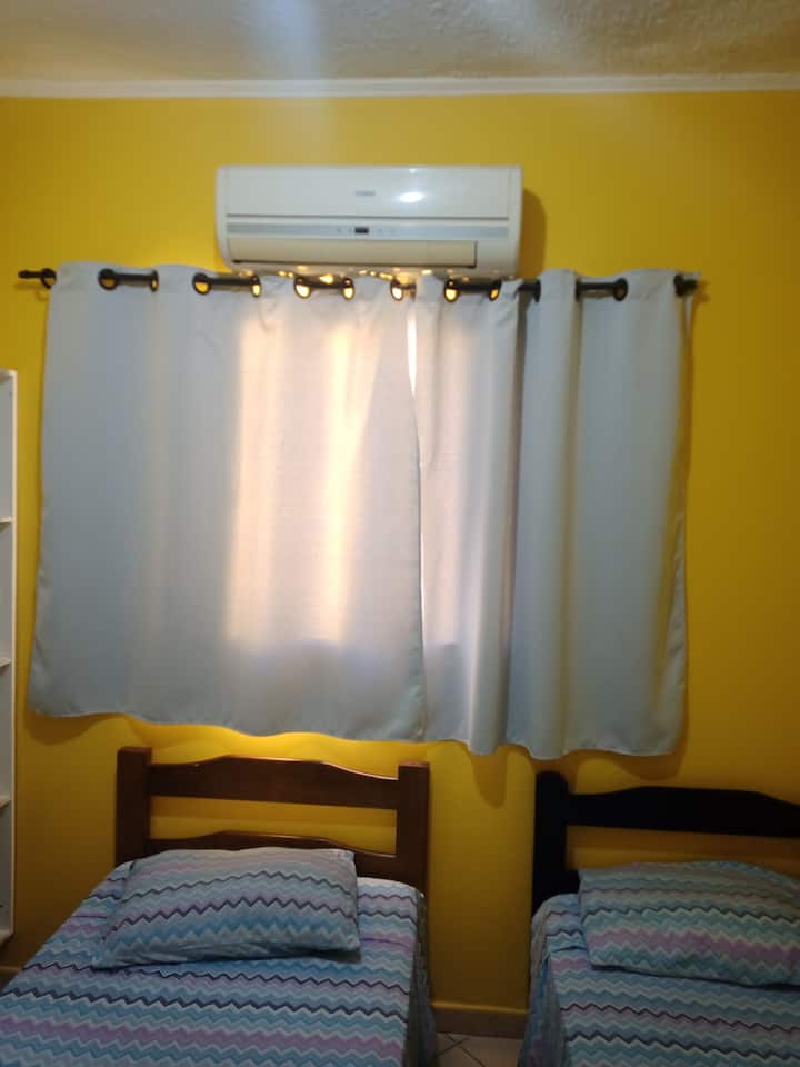 Quarto Compartilhado Em Campinas - カンピナス