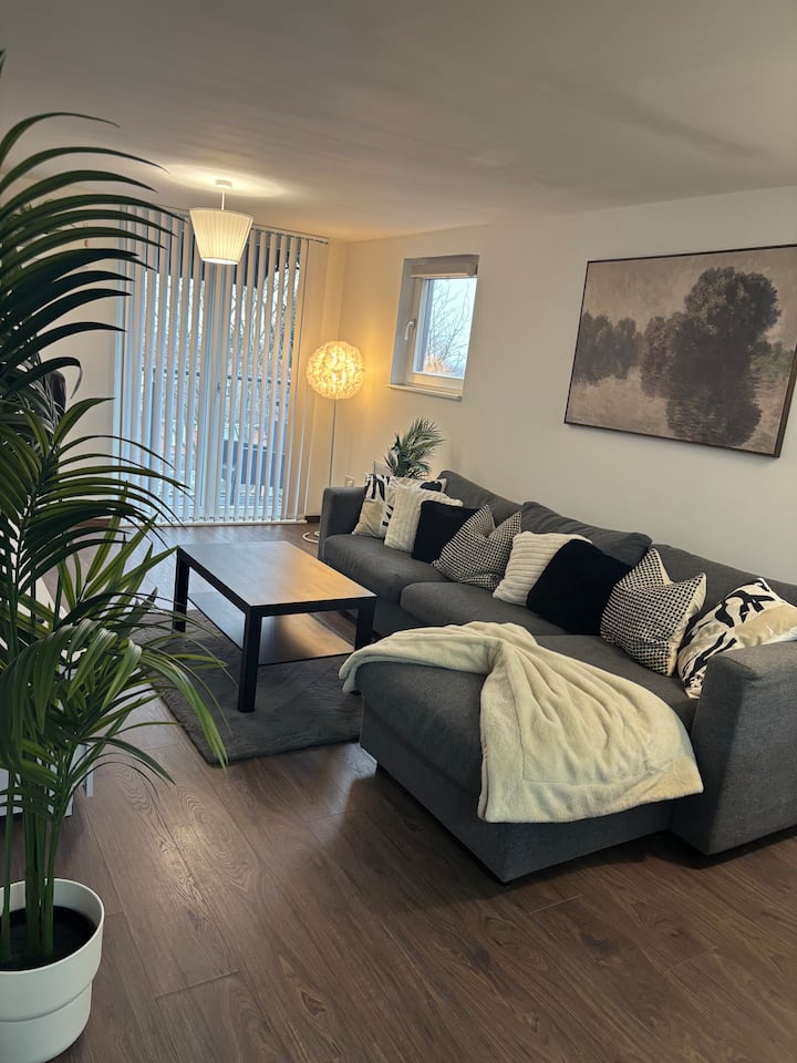 Modern 2 Bed Flat |10 Mins To Nec/bhx/hs2/solihull - Birmingham