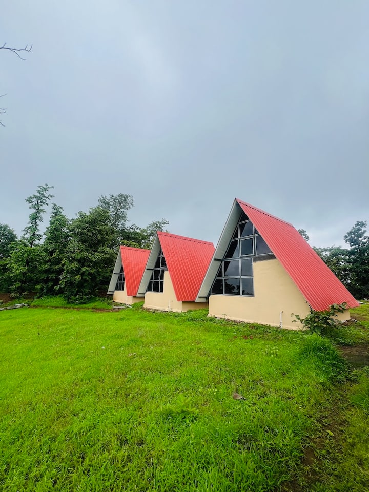 A Shape Cottage - Saputara
