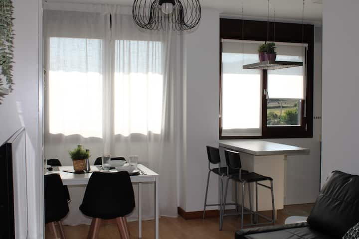 Charming Apartment With Parking By Bebalmy - Gijón