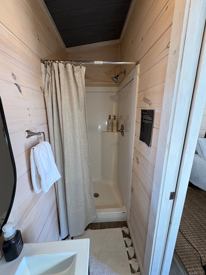 The Pines – Cozy Tiny Home | Sunsets & Nature - Lancaster, SC