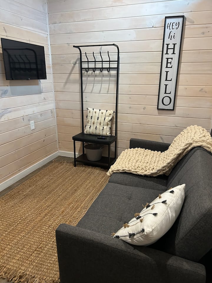 The Pines Retreat – Tiny Home - Andrew Jackson State Park, Lancaster