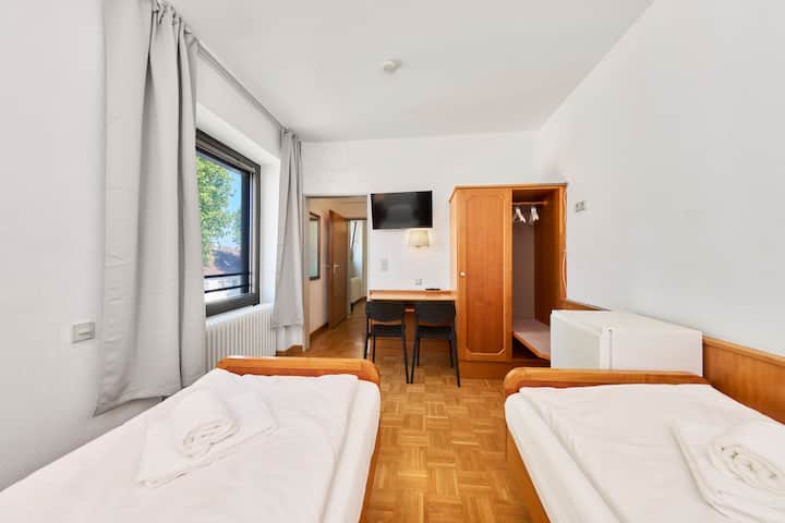 Monteurdoppelzimmer Günstig Neu - Straubing