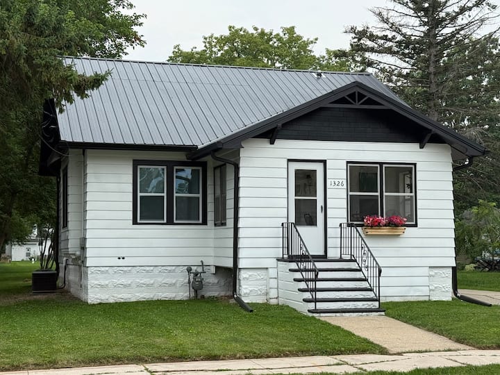 Delightful Downtown Getaway - Green Bay