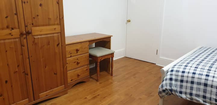Self Contained Apartment - Croydon
